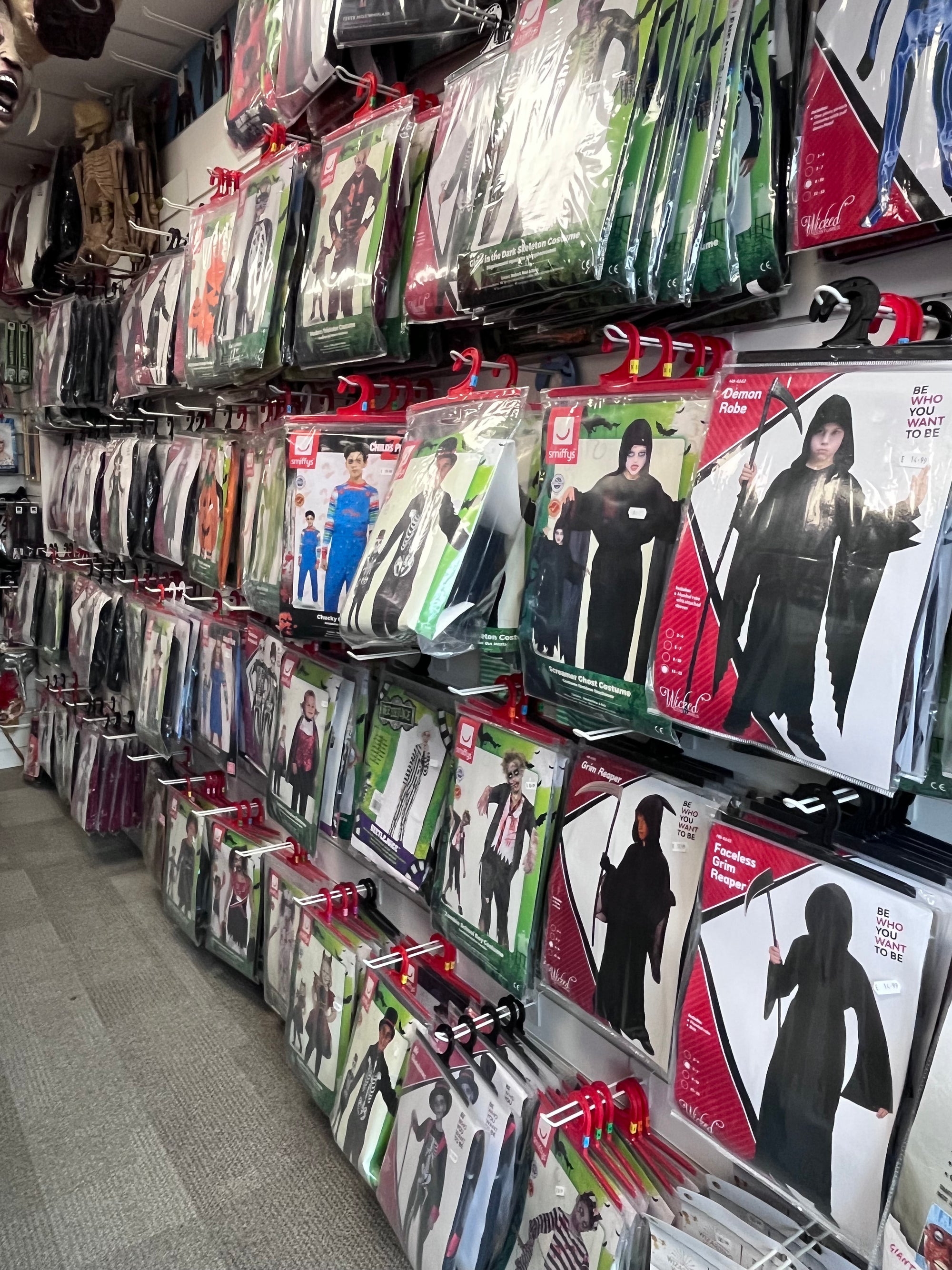 Fun 'n' Frolic - Berkshire's Premier Balloon and Party Specialist – Fun ...